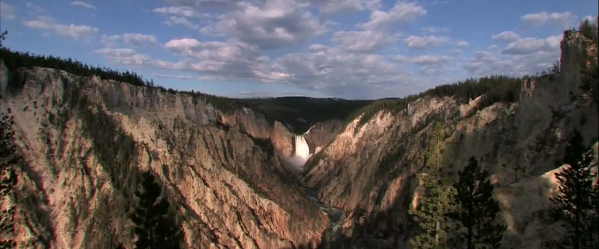 Exploring Yellowstone National Park on Virtual Tours